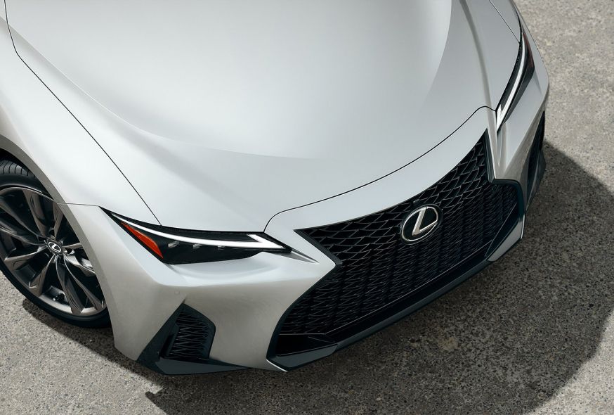 Lexus IS / Discover the Global World of Lexus