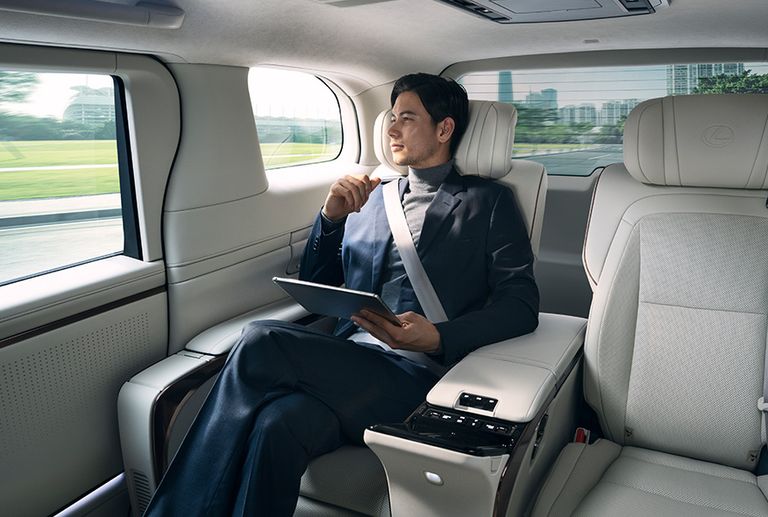 Lexus LM / Discover the Global World of Lexus