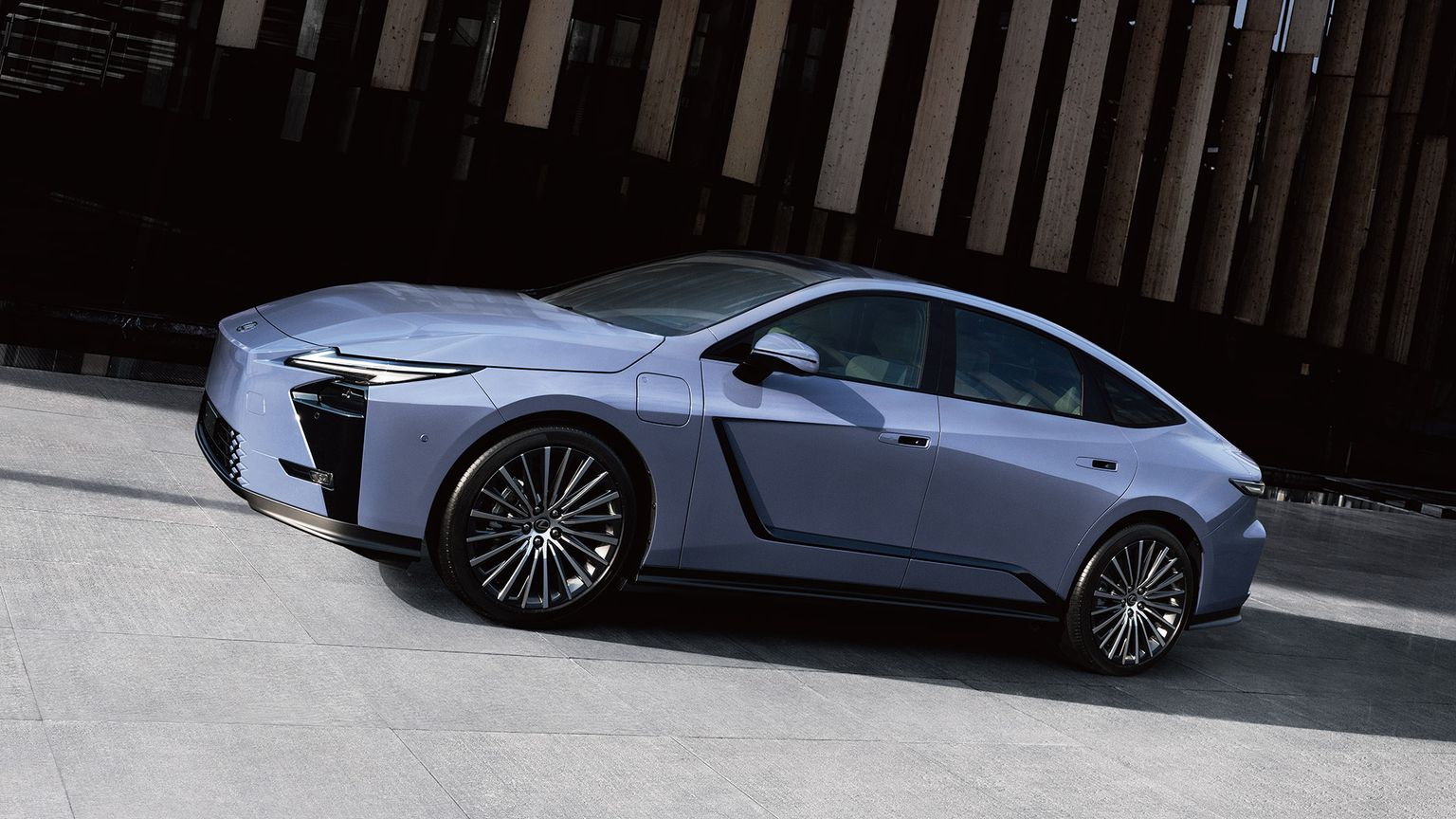 Lexus ES / Discover the Global World of Lexus