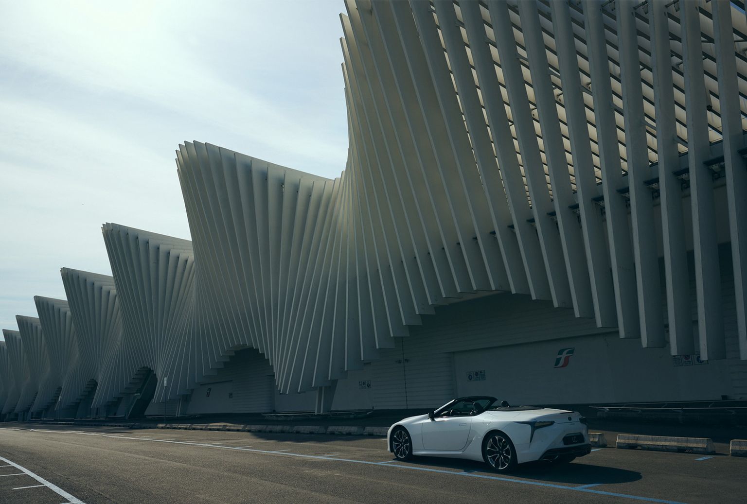 Design Shaped by the Winds / Discover the Global World of Lexus