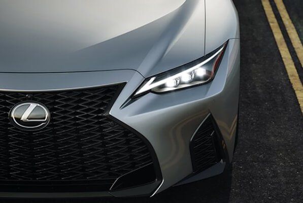 Lexus IS / Discover the Global World of Lexus