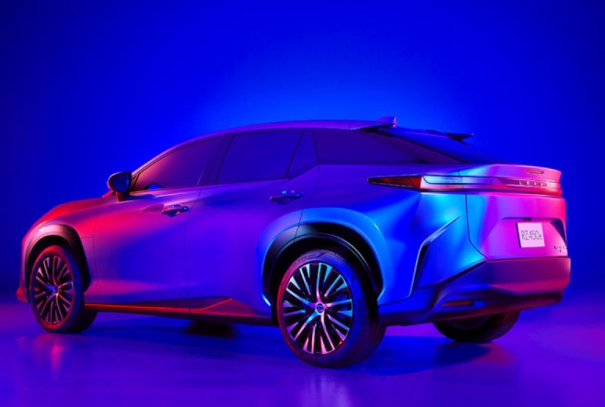 Lexus Electrified: A Bold New Direction / Discover the Global World of ...