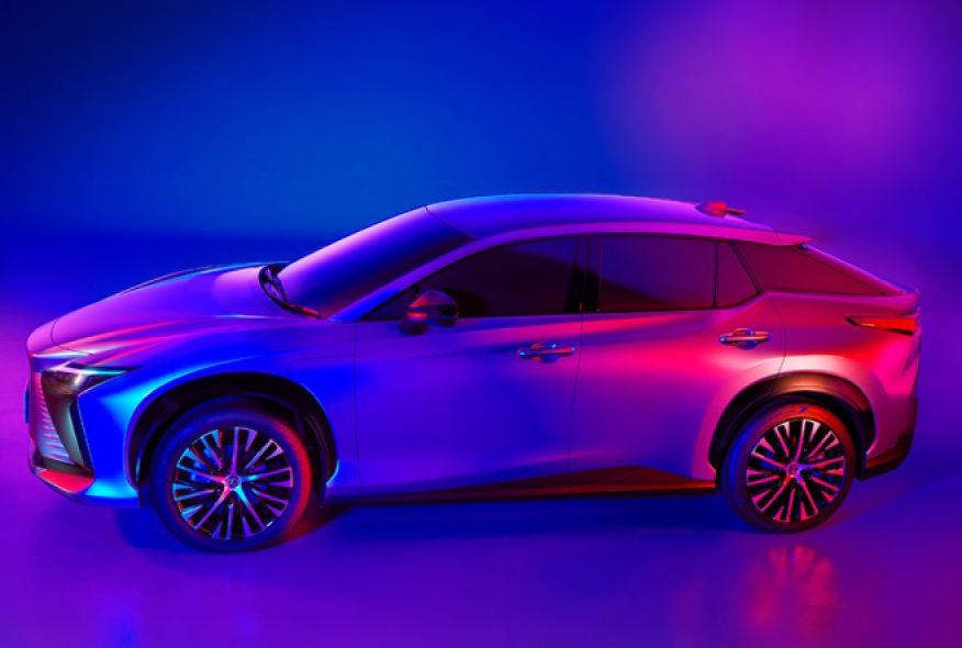 Lexus Electrified: A Bold New Direction / Discover the Global World of ...
