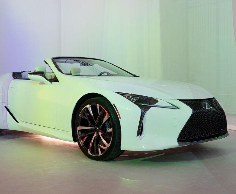 Journeys Beyond the Road / Discover the Global World of Lexus