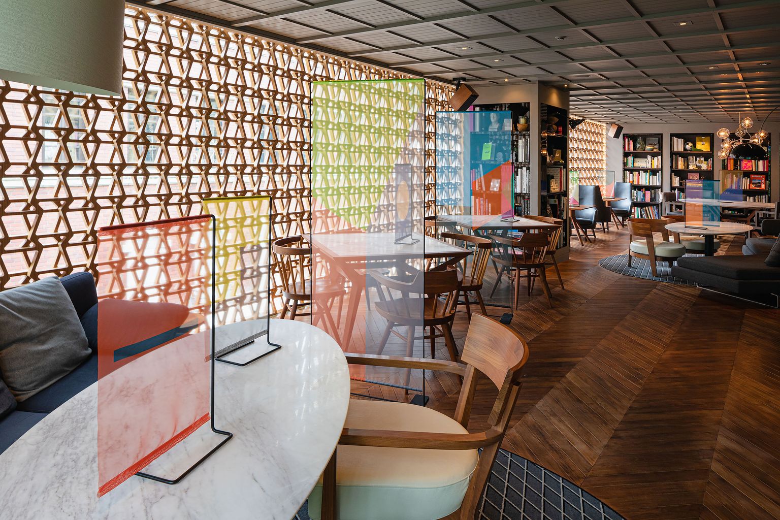 Lighting Up Life in Tokyo / Discover the Global World of Lexus