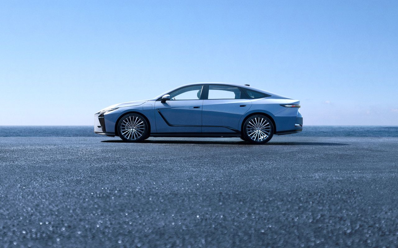 Models / Discover the Global World of Lexus