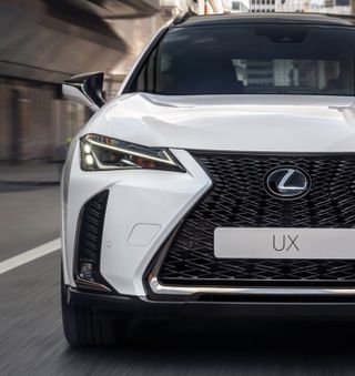 Lexus UX / Discover the Global World of Lexus