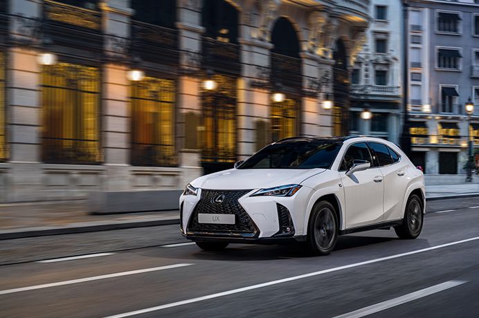 Lexus UX / Discover the Global World of Lexus
