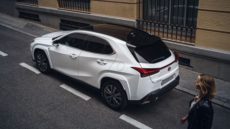 Lexus UX / Discover the Global World of Lexus